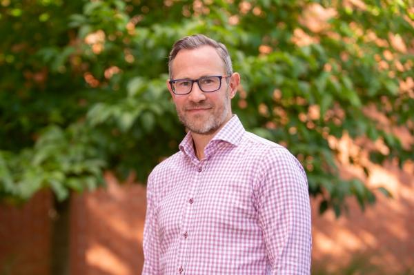 认识我们的教授 | 英国女王大学商学院 Queen's University Belfast